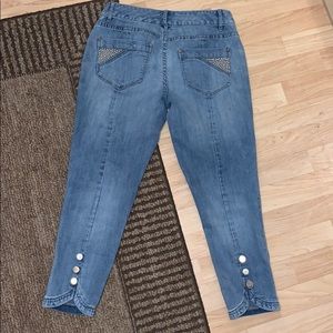 Cache | Jeans | Cache Capri Jeans | Poshmark